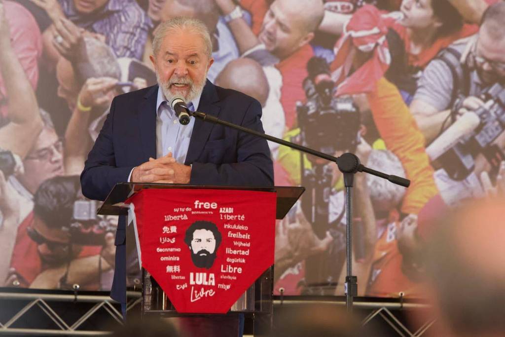 Pesquisa: Lula ultrapassa Bolsonaro pela 1ª vez em cenário para 2022 – AJN1